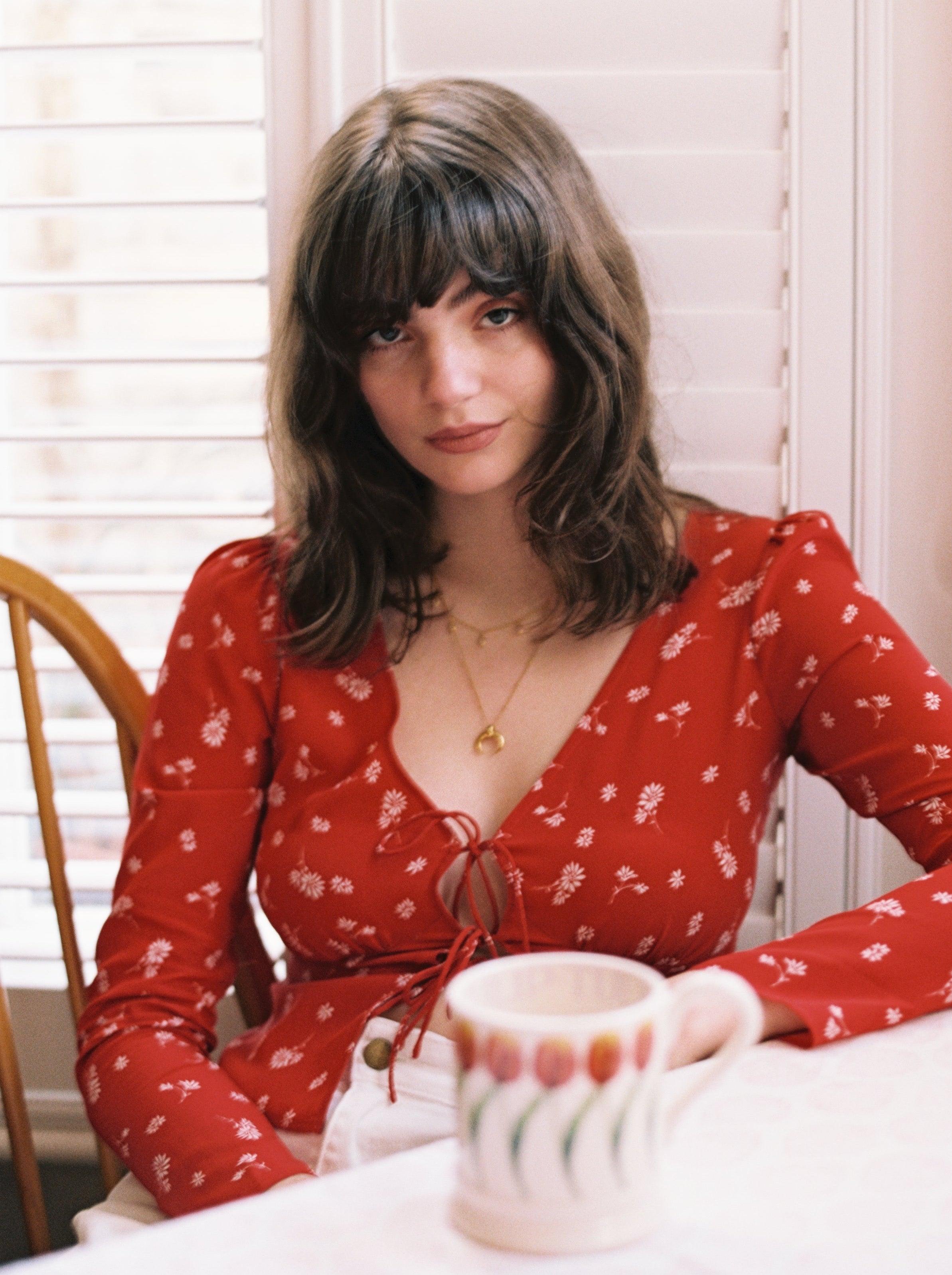 Ami Red Floral Silk Top｜Azuriera